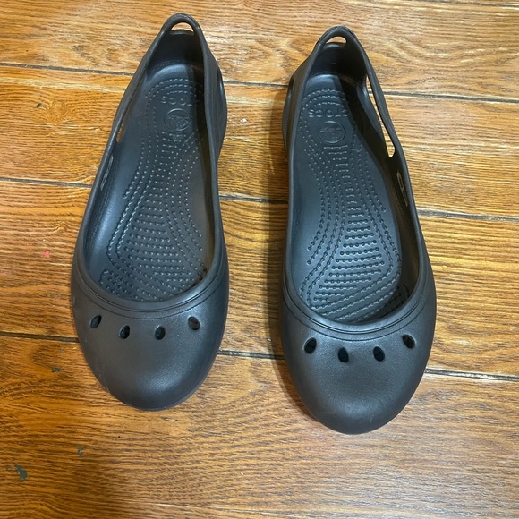 CROCS | Shoes | Crocs Womens Kadee Black Cut Out Flats Size W8 | Poshmark